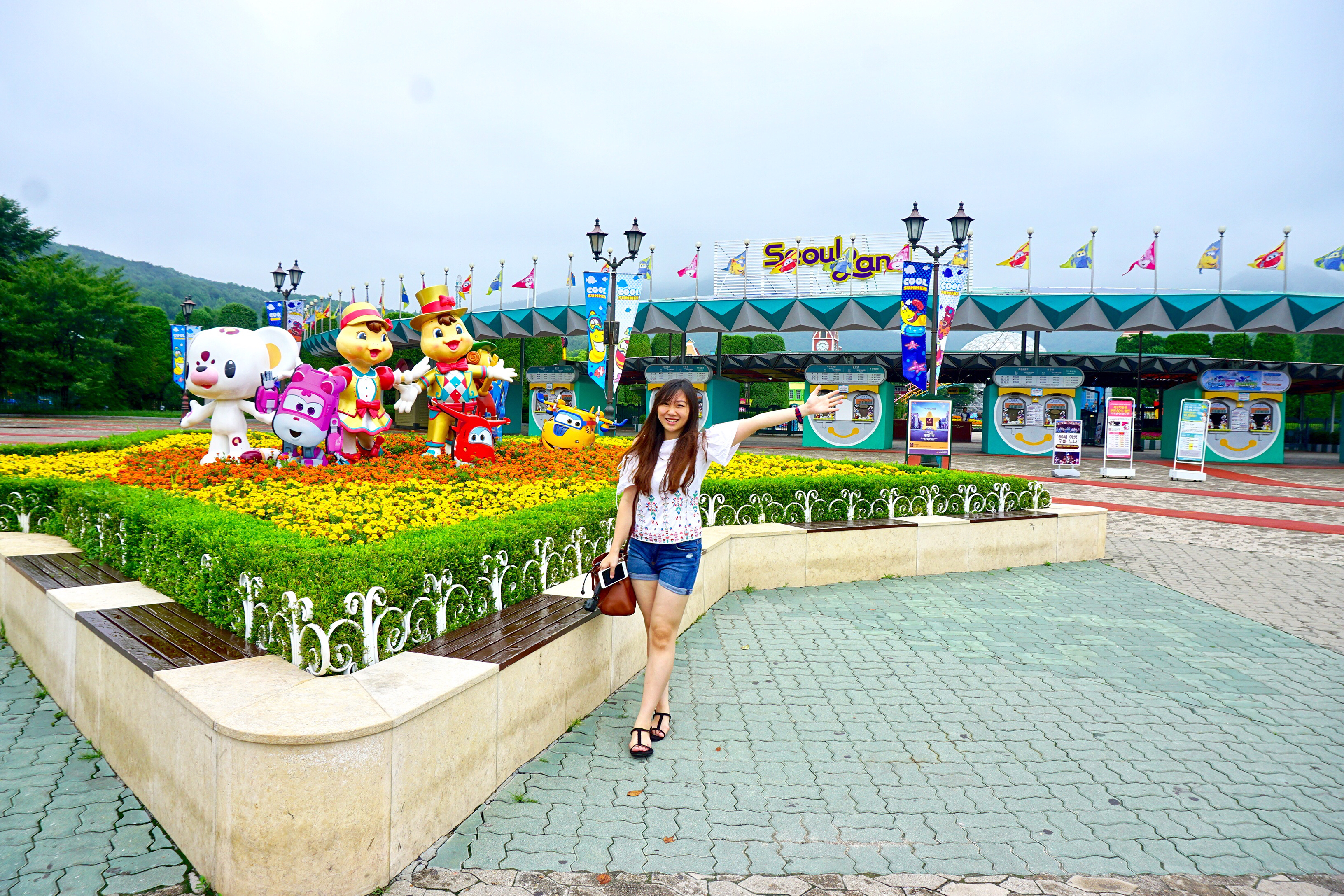 One Day Adventure in Seoulland – Jen's Wanderstories